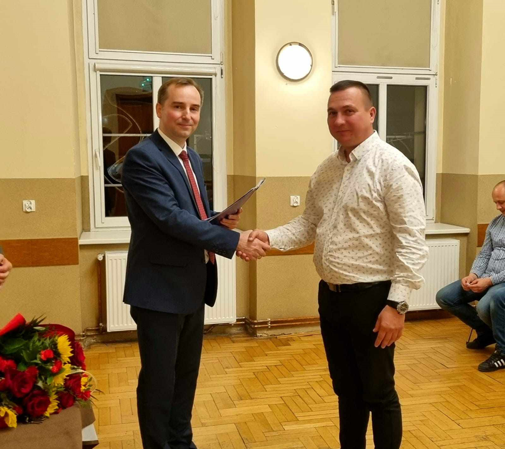 Zamek Kamieniec Ząbkowicki z nowym prezesem. Wręczono tez stypendia sportowe - galeria 1/6 ...