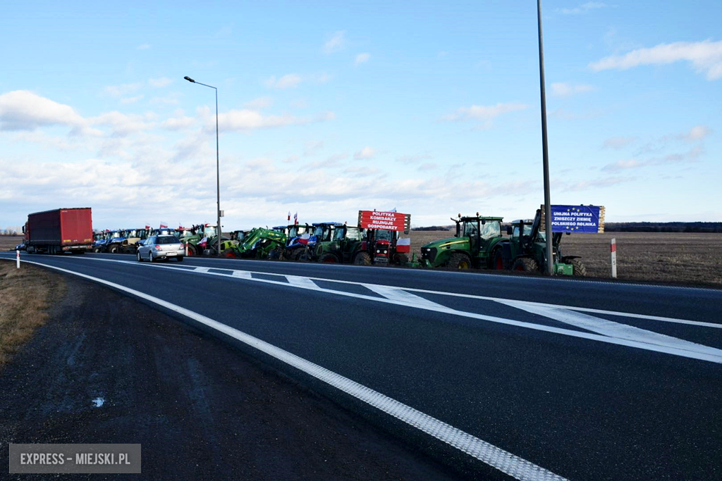 „Unijna polityka zniszczy ziemię i polskiego rolnika.” Protest rolników ...
