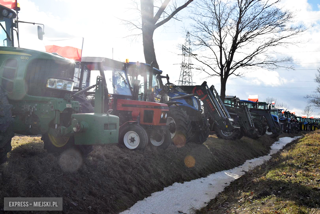 „Unijna polityka zniszczy ziemię i polskiego rolnika.” Protest rolników ...