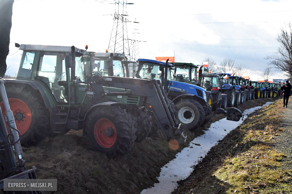 „Unijna polityka zniszczy ziemię i polskiego rolnika.” Protest rolników ...